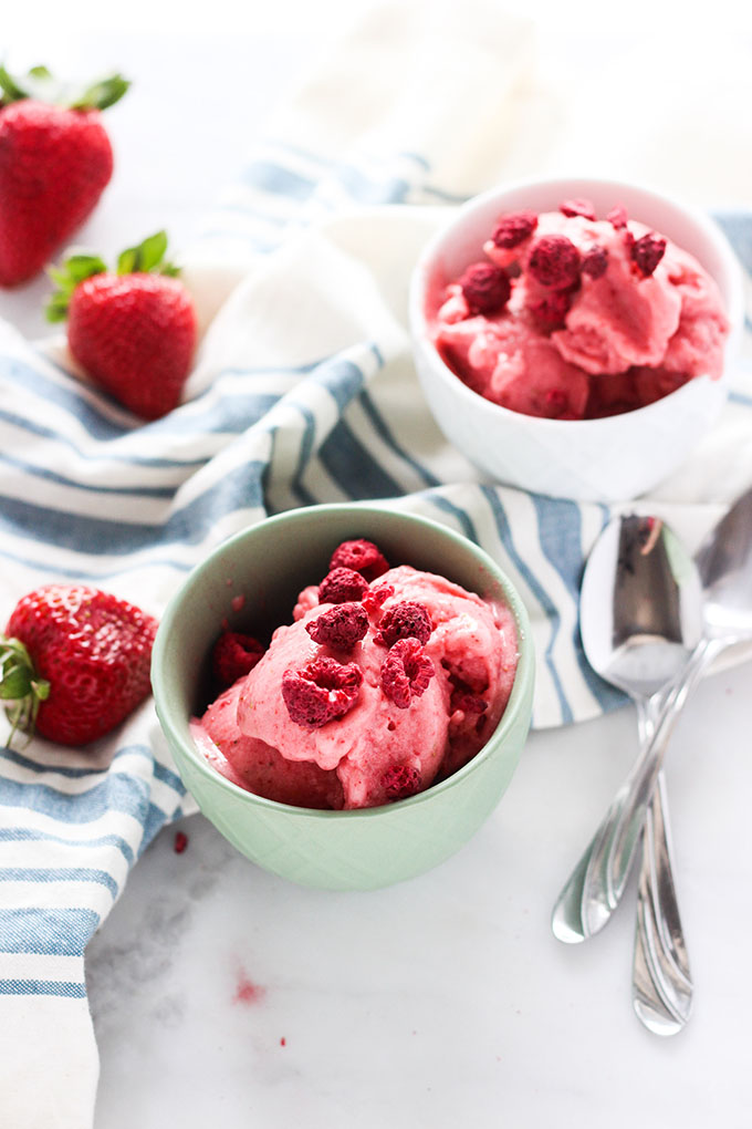 Strawberry Banana Frozen Yogurt | Dietitian Debbie Dishes